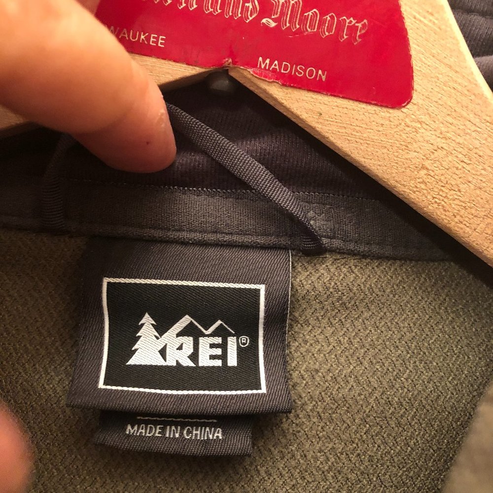 Rei Men Green Jacket, Two Side Pockets, Two Sleeve - Gem